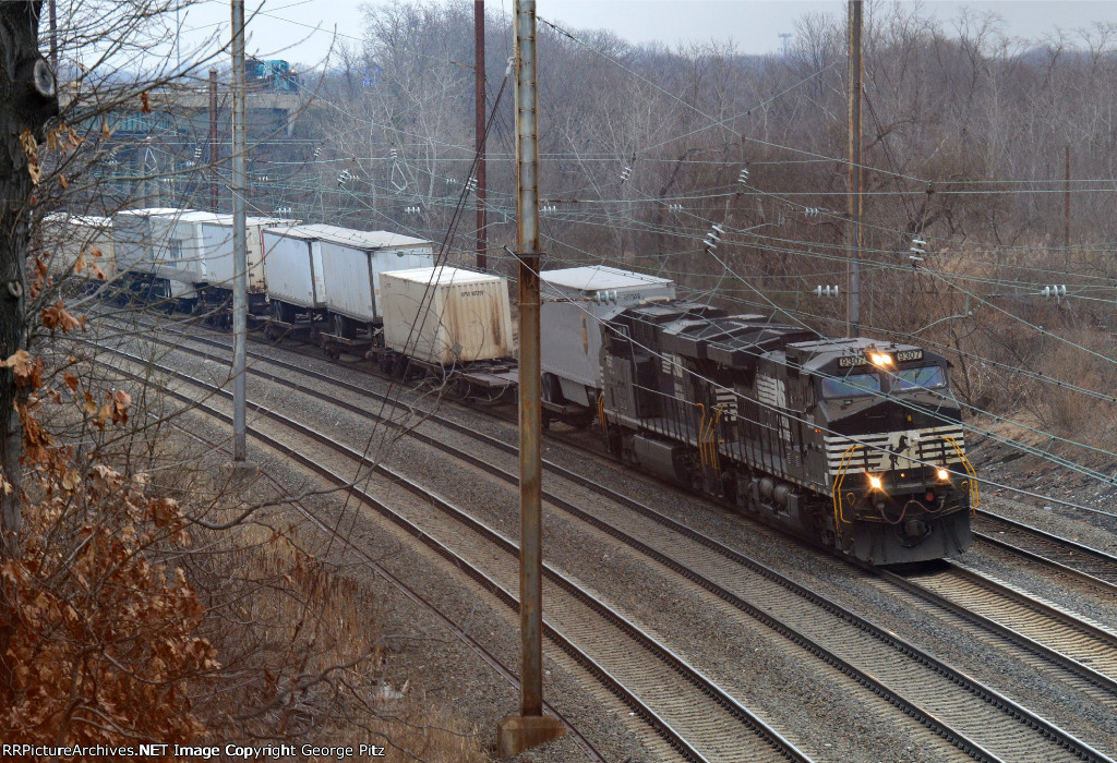 NS 9307 and train 24M